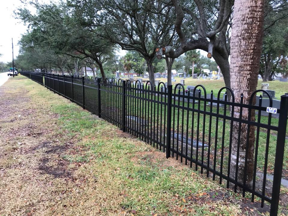 Expert Fence Contractor in Daytona Beach, FL | AAA Fence Co.